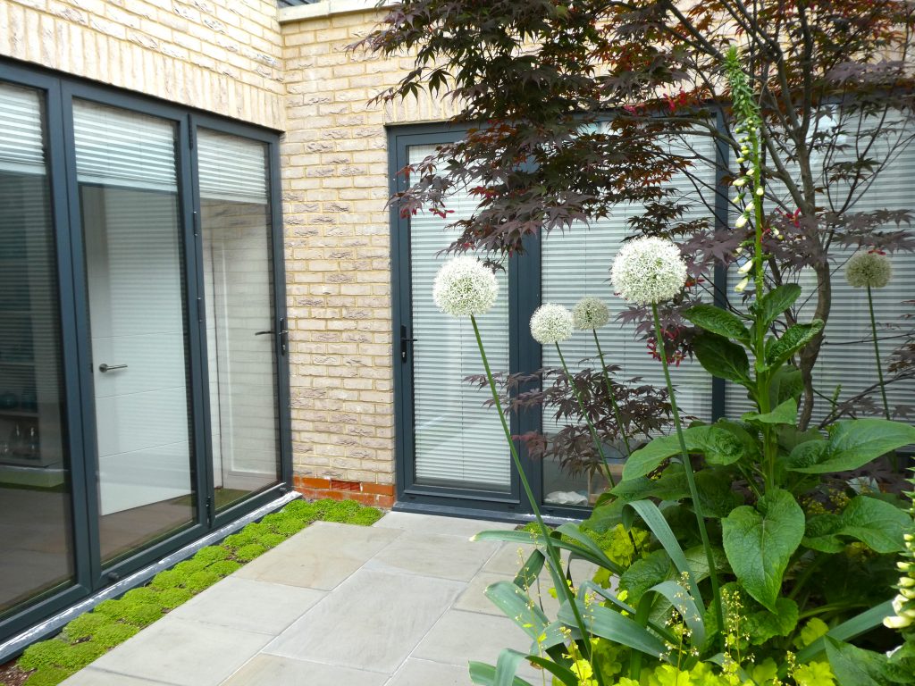 Bow - Courtyard